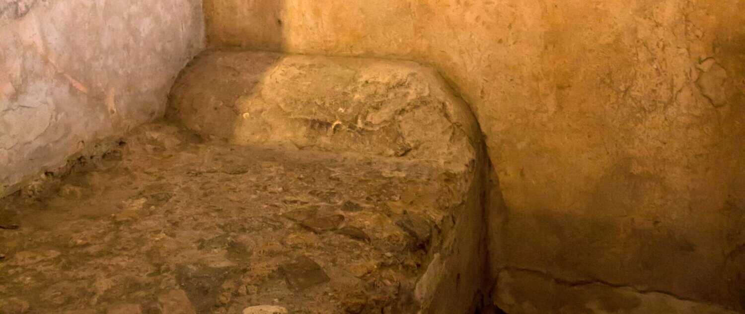 The Evolution of Comfort: Beds and Pillows Through the Ages - Shepherd ...